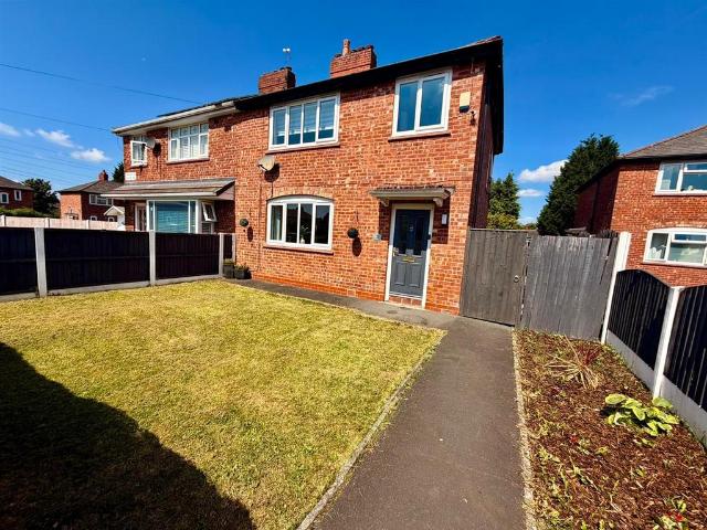 3 bedroom semi detached house for sale