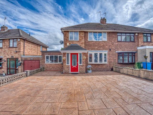 3 bedroom semi detached house for sale