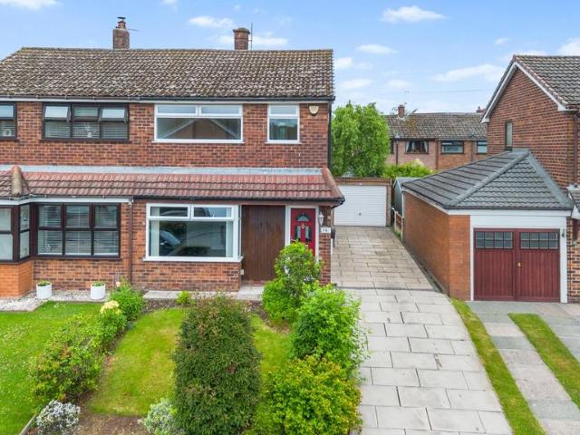 3 bedroom semi detached house for sale