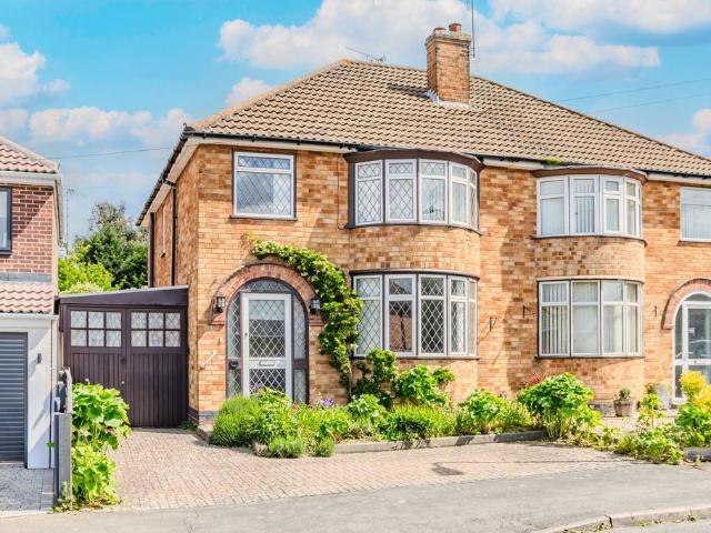 3 bedroom semi detached house for sale