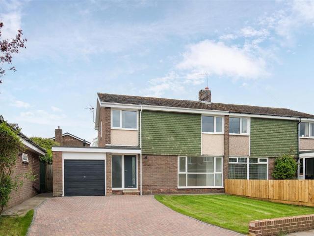 3 bedroom semi detached house for sale