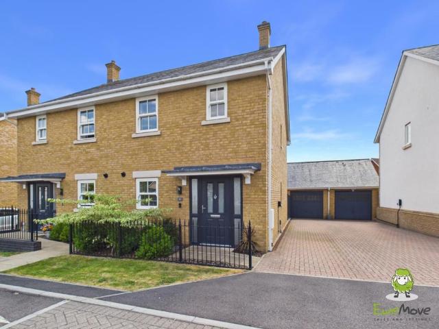 3 bedroom semi detached house for sale