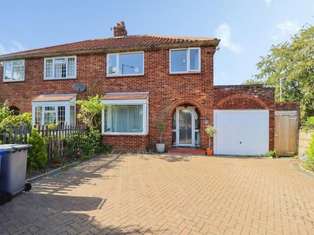 3 bedroom semi detached house for sale
