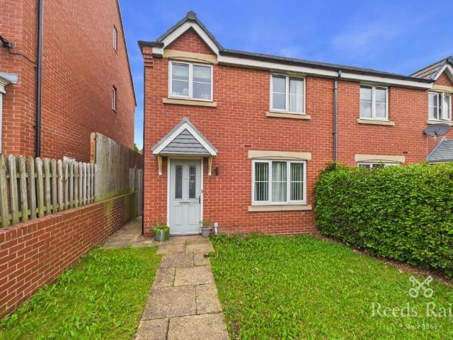 3 bedroom semi detached house for sale