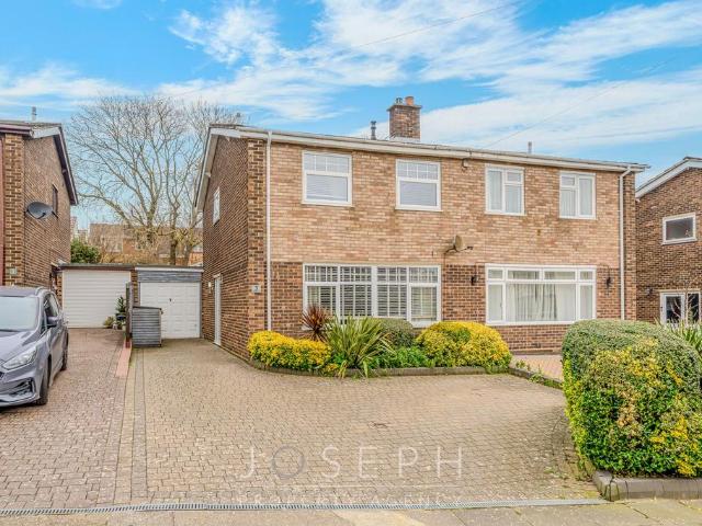 3 bedroom semi detached house for sale