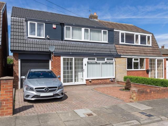 3 bedroom semi detached house for sale