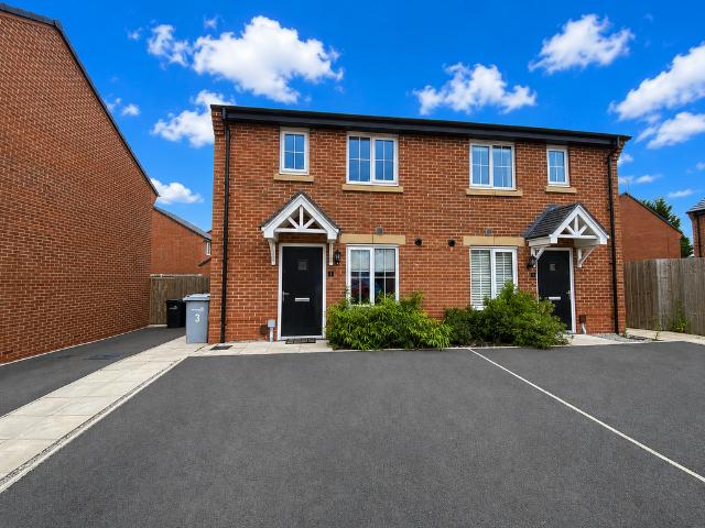 3 bedroom semi detached house for sale