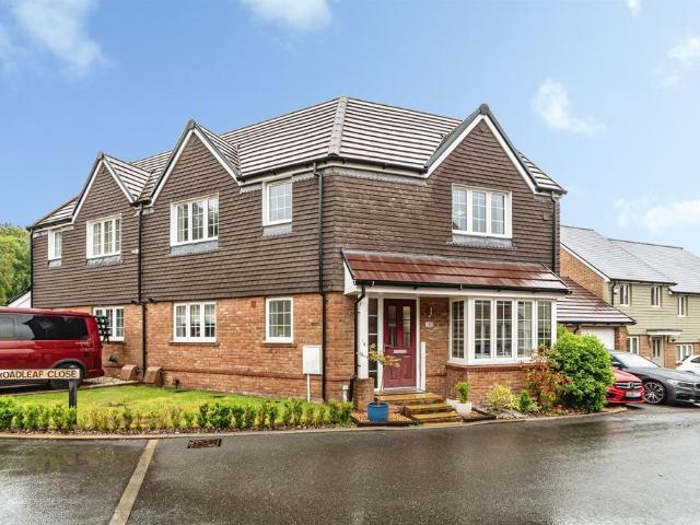 3 bedroom semi detached house for sale