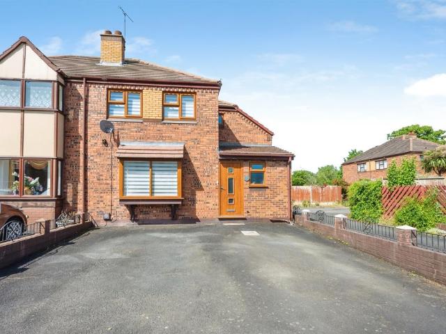 3 bedroom semi detached house for sale