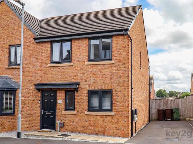 3 bedroom semi detached house for sale