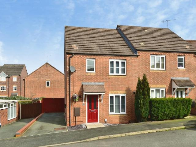 3 bedroom semi detached house for sale