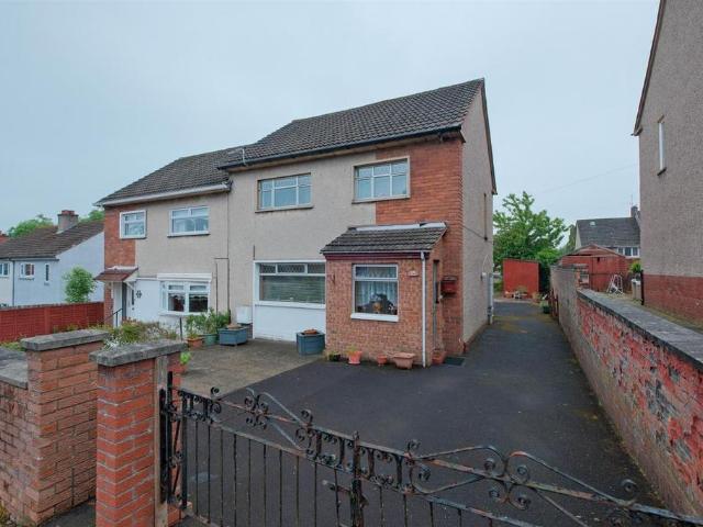 3 bedroom semi detached house for sale