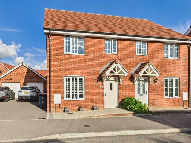 3 bedroom semi detached house for sale
