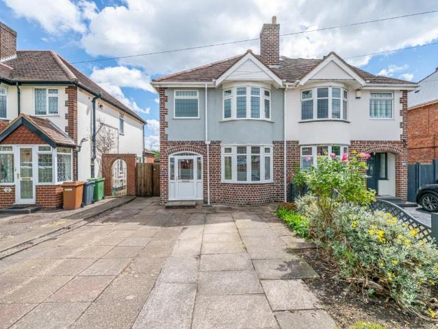 3 bedroom semi detached house for sale