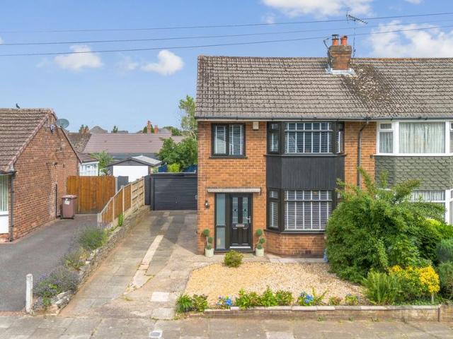 3 bedroom semi detached house for sale