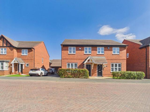 3 bedroom semi detached house for sale