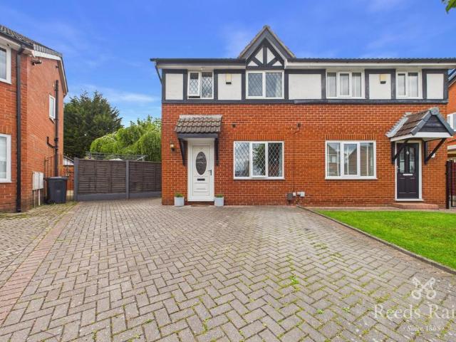 3 bedroom semi detached house for sale