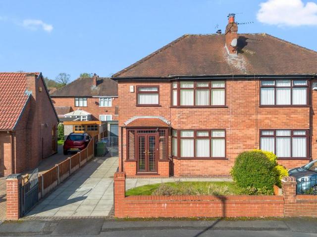 3 bedroom semi detached house for sale