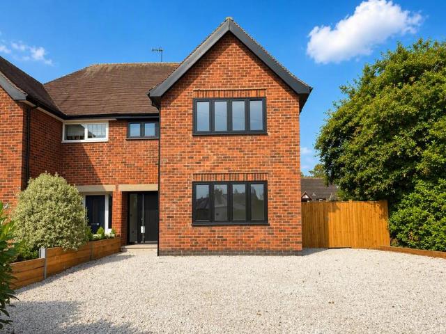 3 bedroom semi detached house for sale