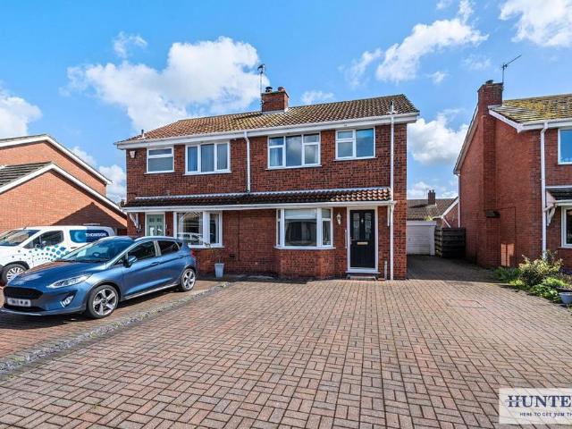 3 bedroom semi detached house for sale