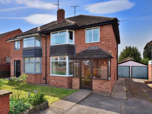 3 bedroom semi detached house for sale