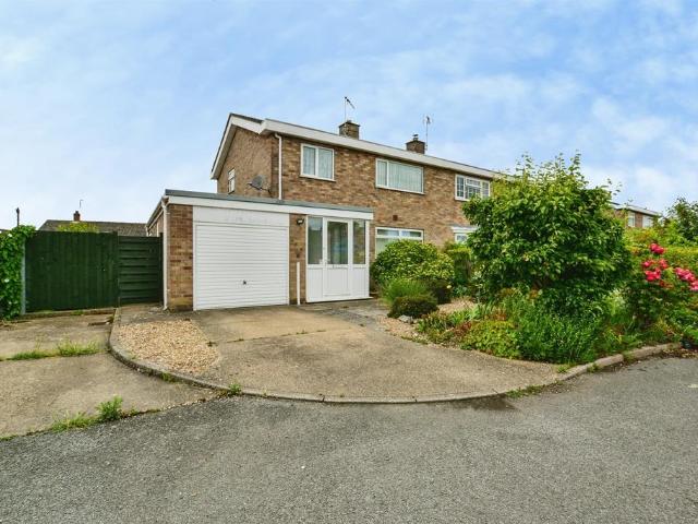 3 bedroom semi detached house for sale