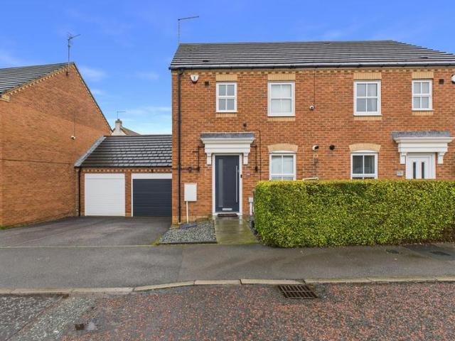 3 bedroom semi detached house for sale