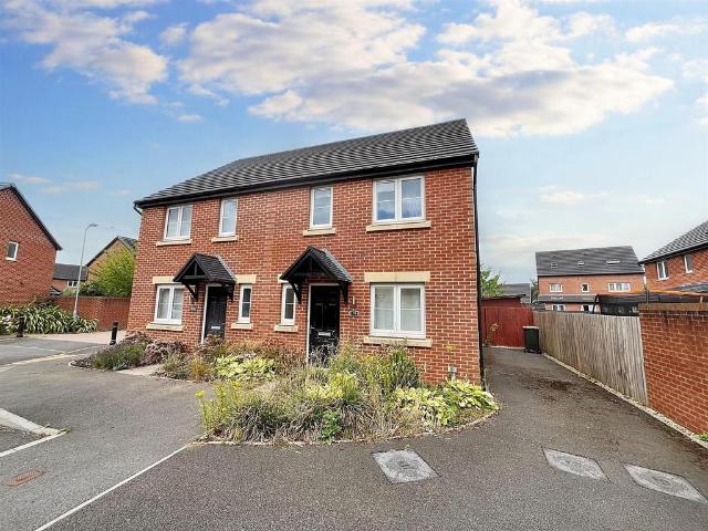 3 bedroom semi detached house for sale
