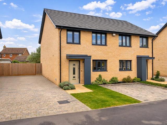 3 bedroom semi detached house for sale