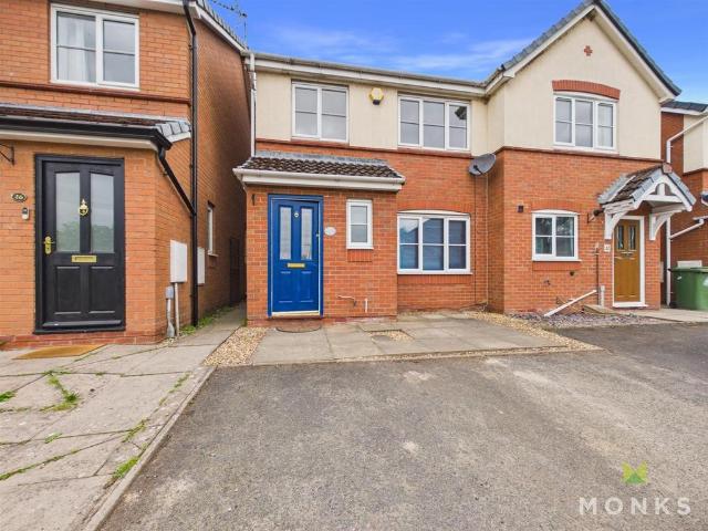 3 bedroom semi detached house for sale