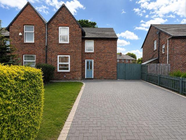 3 bedroom semi detached house for sale