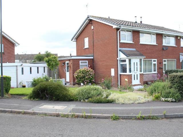 3 bedroom semi detached house for sale