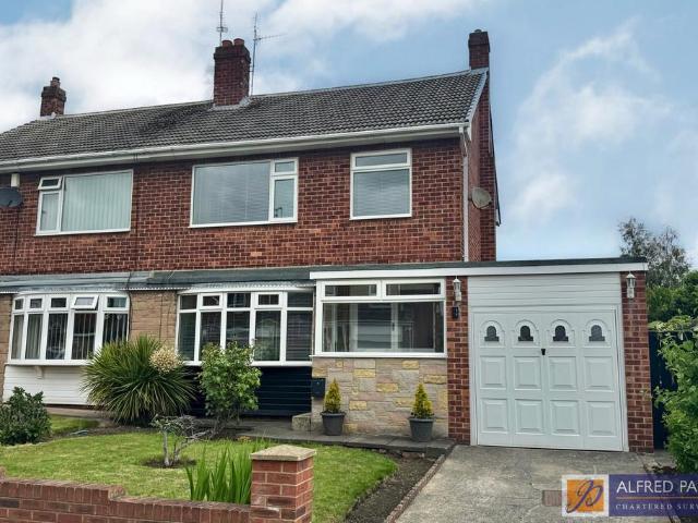 3 bedroom semi detached house for sale