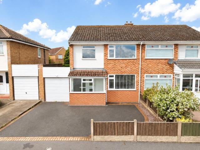 3 bedroom semi detached house for sale