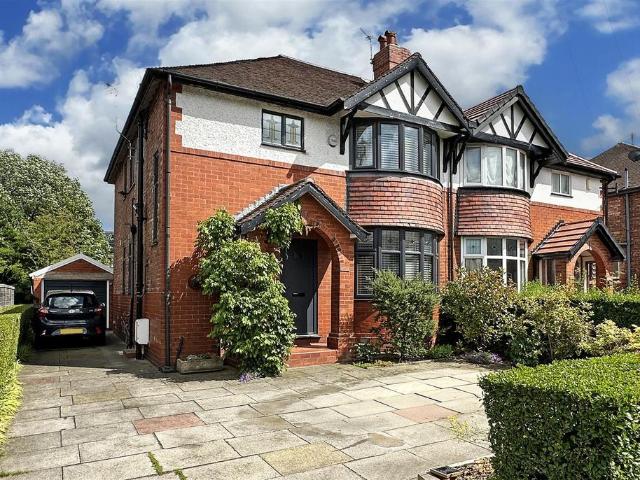 3 bedroom semi detached house for sale
