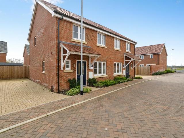 3 bedroom semi detached house for sale