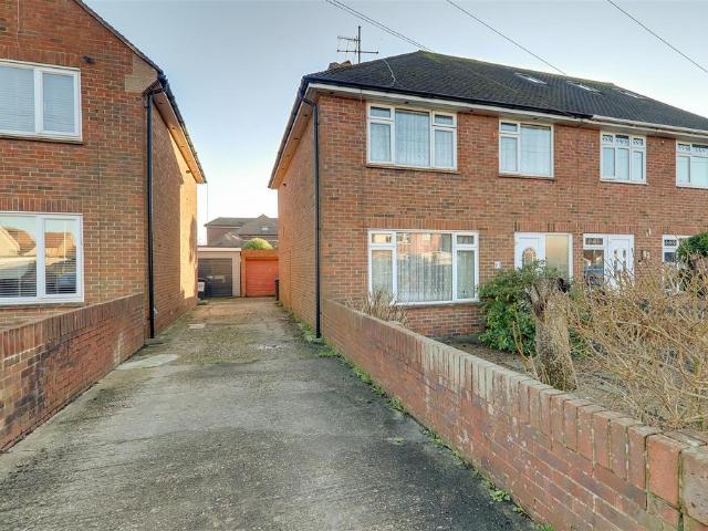 3 bedroom semi detached house for sale
