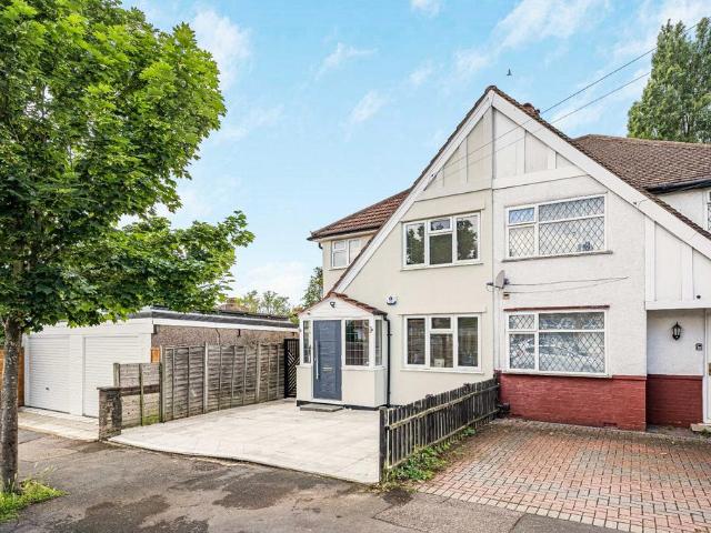3 bedroom semi detached house for sale