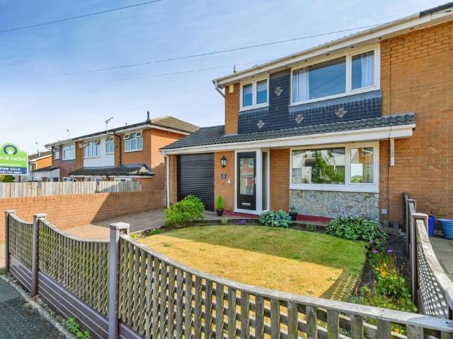 3 bedroom semi detached house for sale