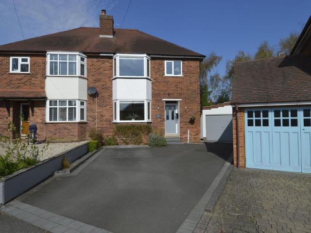 3 bedroom semi detached house for sale