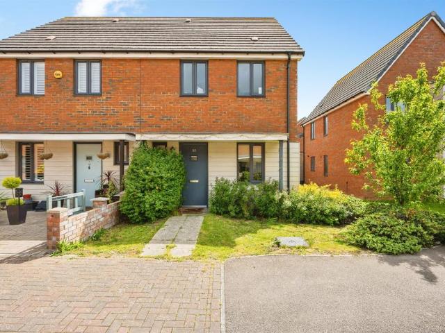 3 bedroom semi detached house for sale