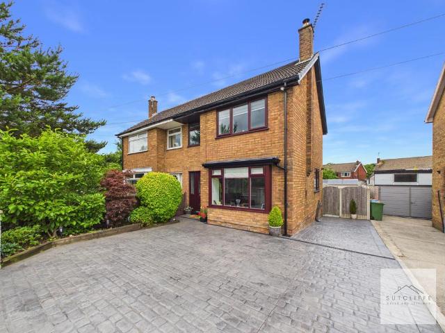 3 bedroom semi detached house for sale