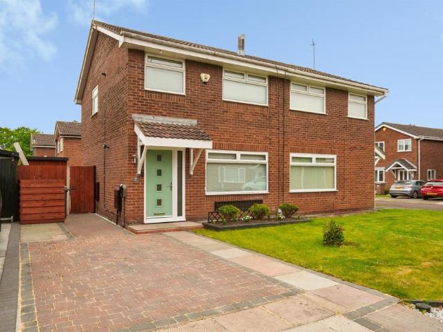 3 bedroom semi detached house for sale