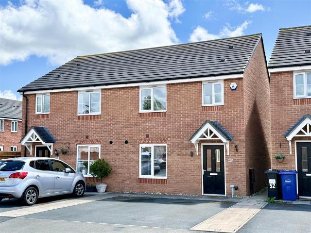 3 bedroom semi detached house for sale