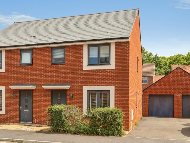 3 bedroom semi detached house for sale