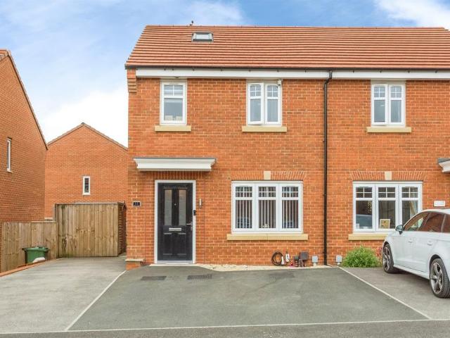 3 bedroom semi detached house for sale
