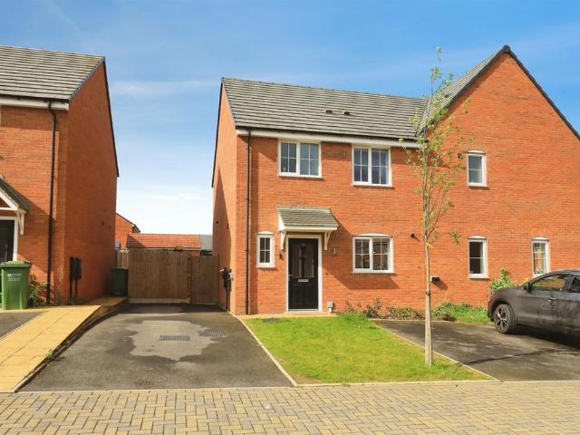 3 bedroom semi detached house for sale