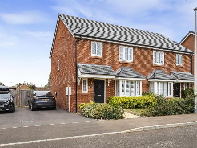 3 bedroom semi detached house for sale