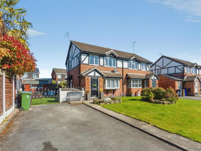 3 bedroom semi detached house for sale