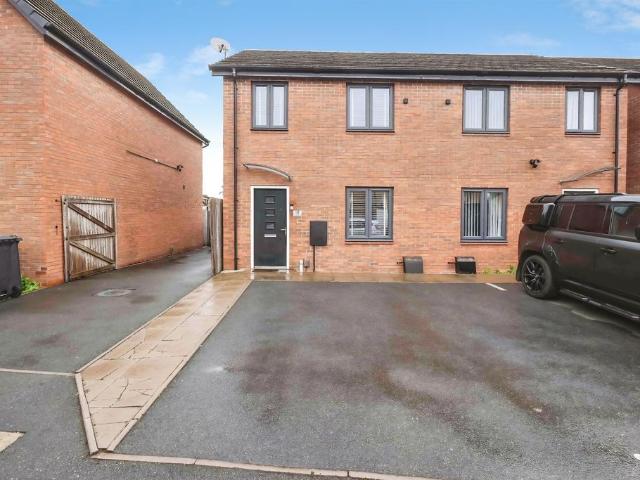 3 bedroom semi detached house for sale